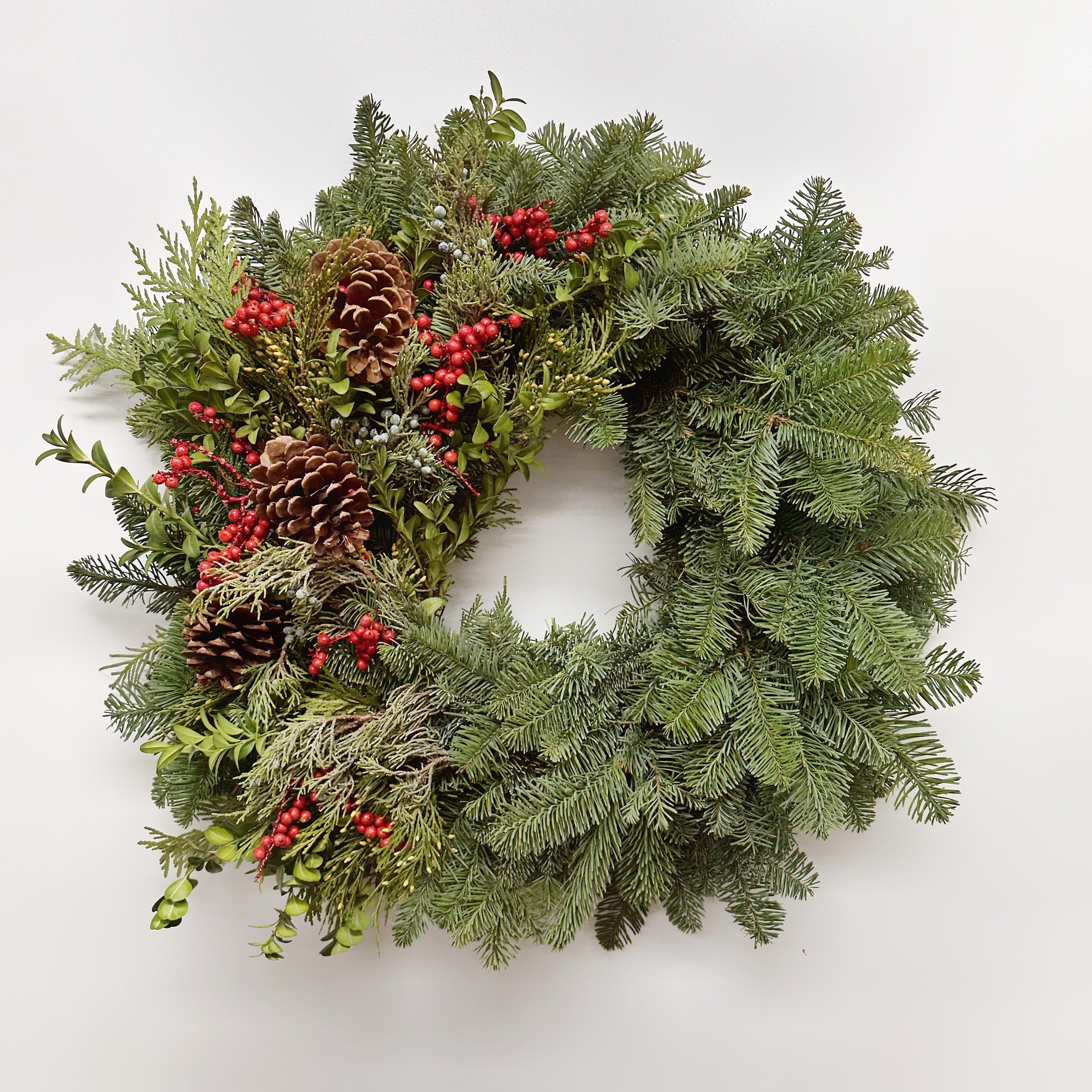 Fresh Evergreens Holiday Boughs Wreath – VanCortlandt Farms